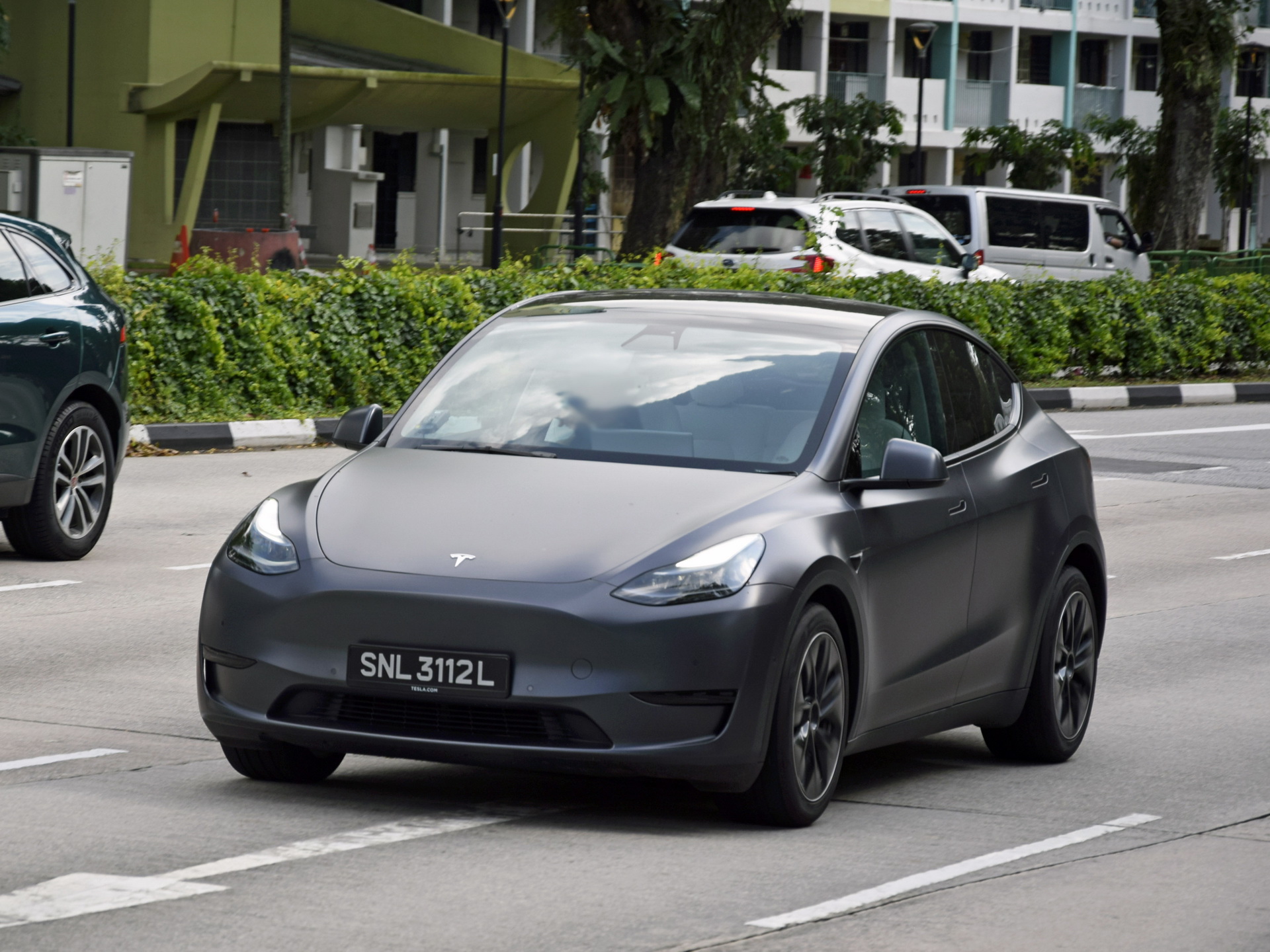 "SNL 3112 L" photos Tesla Model Y. Singapore