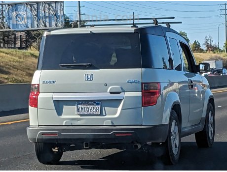 6MOX658, Honda Element (California) License plate of the USA