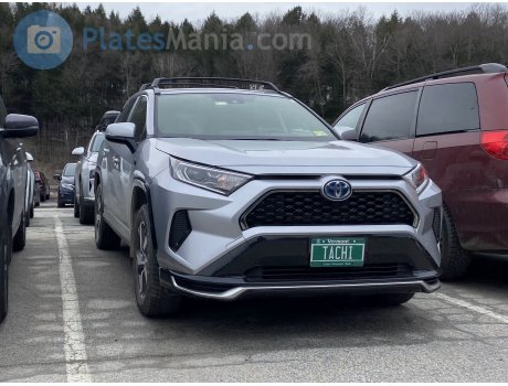 TACHI, Toyota RAV4 (Vermont) License plate of the USA