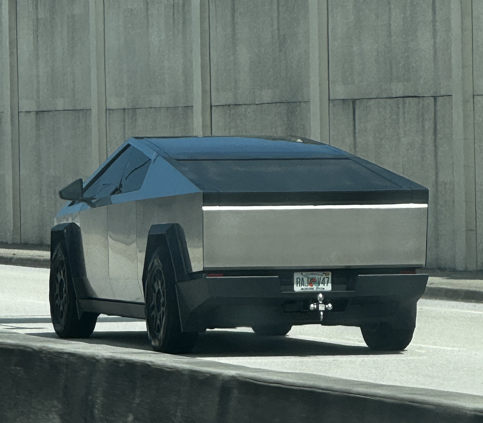 "RAJ V47" photos Tesla Cybertruck. USA