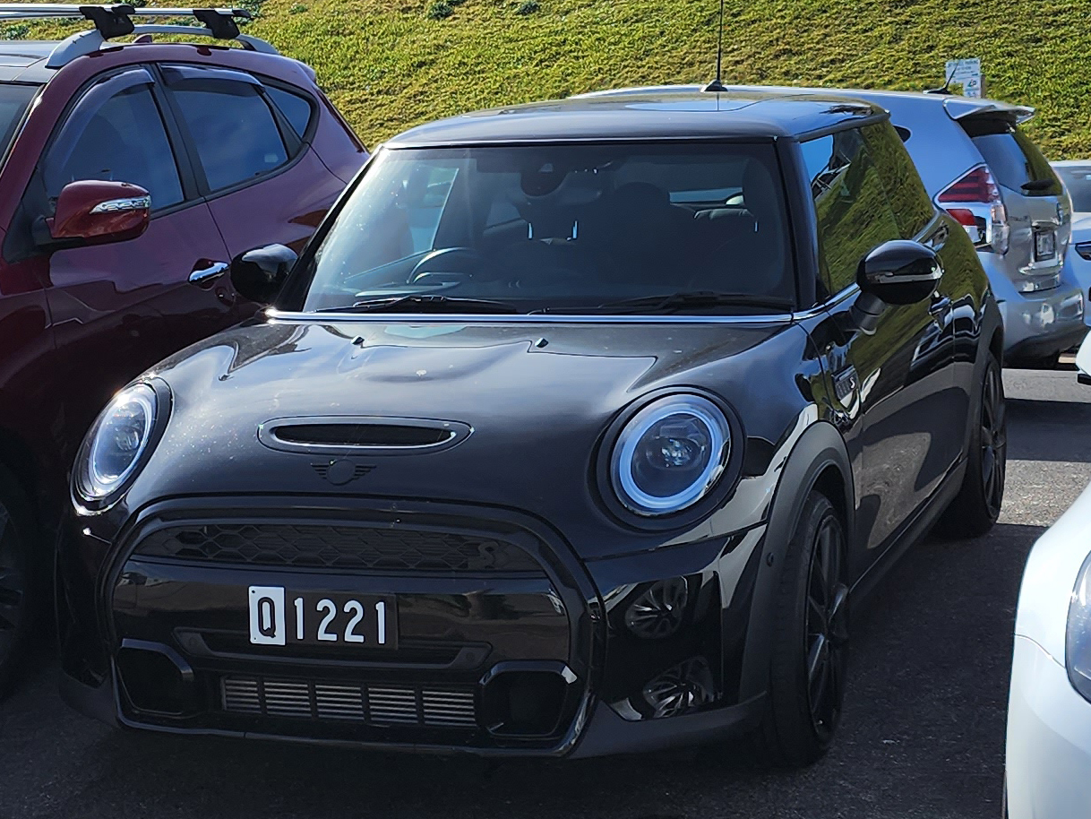 "Q 1221" photos MINI Hatch. Australia
