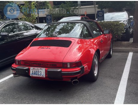 44023, Porsche 911 (Washington) License plate of the USA