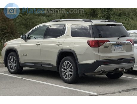 DZZ 450, GMC Acadia (Iowa) License plate of the USA