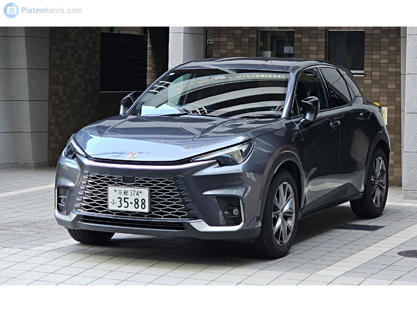 "京都 374 ふ 3588" photos Lexus LBX. Japan