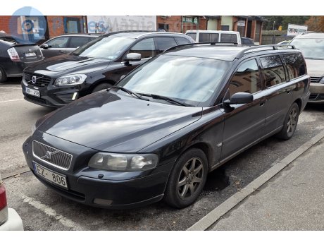 EZ-806, Volvo V70 , License plate of Latvia