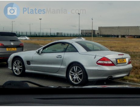 51 AFM, Mercedes-Benz SL-Klasse (Chester) License plate of the United ...