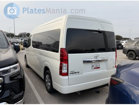 WYF-882-D, Toyota HiAce (Tamaulipas) License plate of Mexico