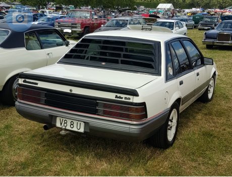 V8 8 U, Holden Commodore , License plate of New Zealand